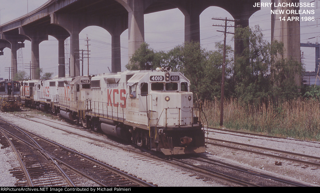 SBD Y104 and KCS No. 53 (1)